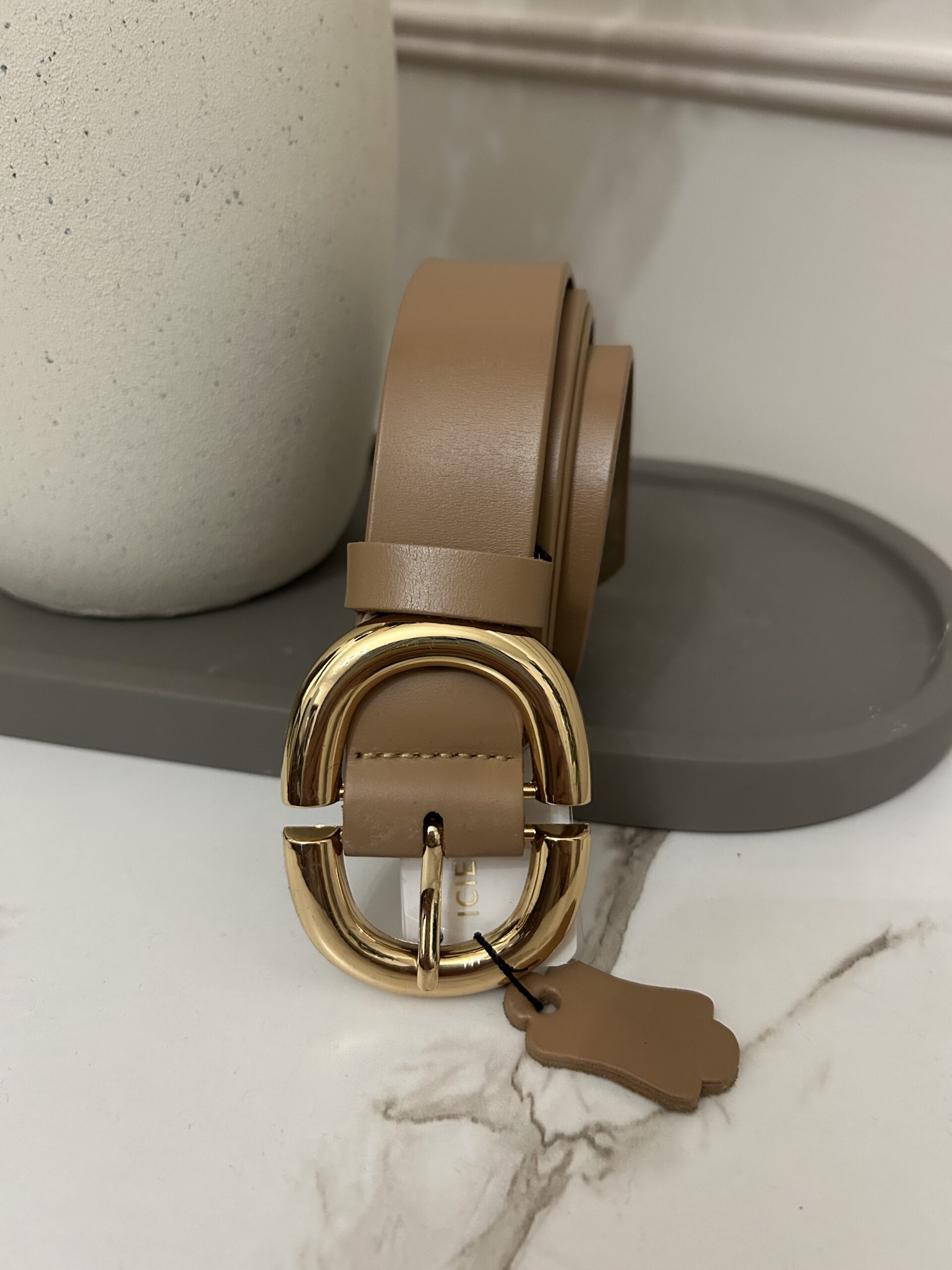 ΔΕΡΜΑΤΙΝΗ ΖΩΝΗ ΜΠΕΖ ΜΕ ΧΡΥΣΗ ΜΙΝΙΜΑΛ ΟΒΑΛ ΑΓΚΡΑΦΑ – E&A BOUTIQUE